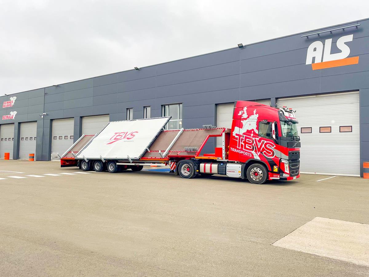 The hydraulic platform - Loading area - Faymonville