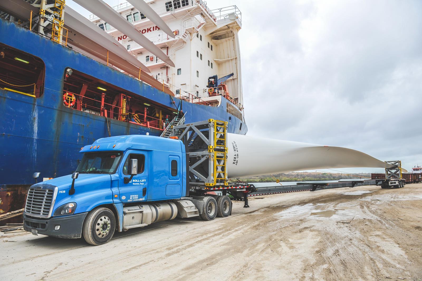 From the port to the wind farm - Faymonville Trailers